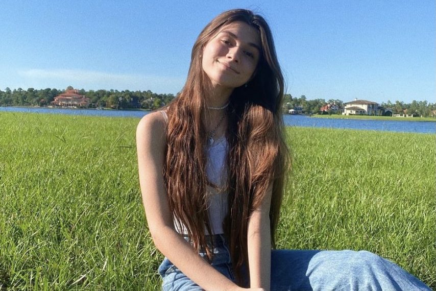 Pilar Victoria announces debut EP with song, "80's Movie" - soundazed