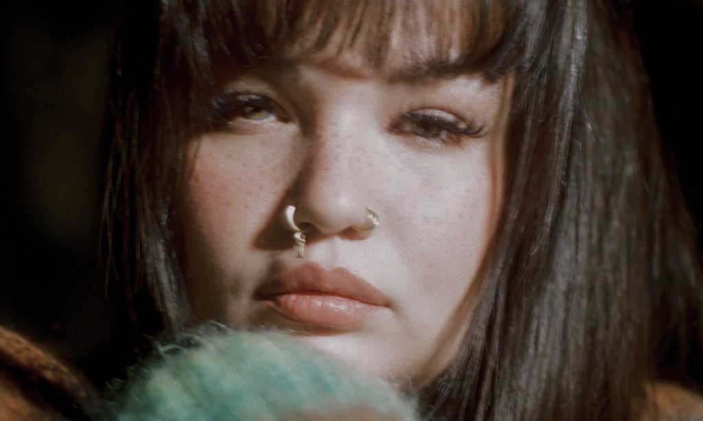 Lola Young finally drops viral track, "Don't Hate Me" - soundazed
